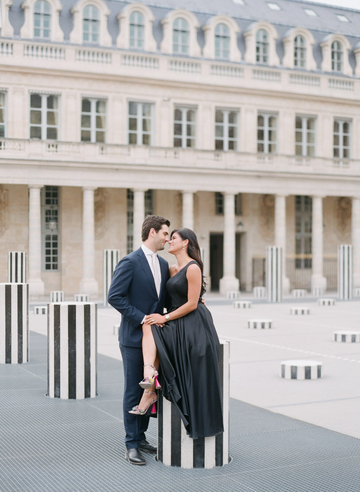 Paris anniversary session at Palais Royal, Le Louvre and Jardin des ...